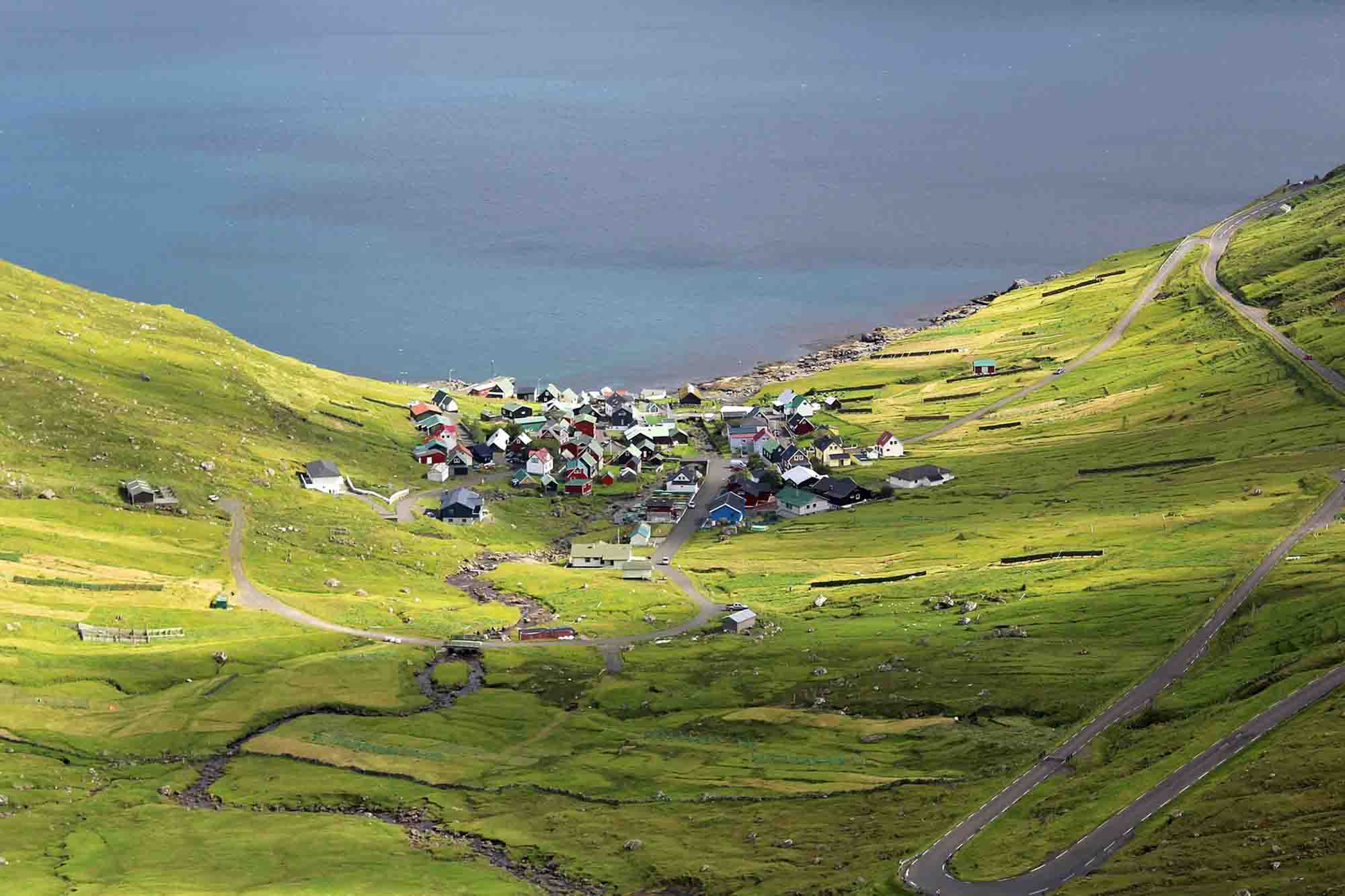 Viaggio isole Faroe Tour guidato essenziale con guida locale